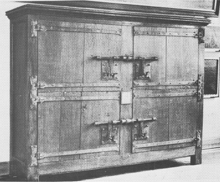 St. Thomas guild - medieval woodworking, furniture and other crafts: A ...