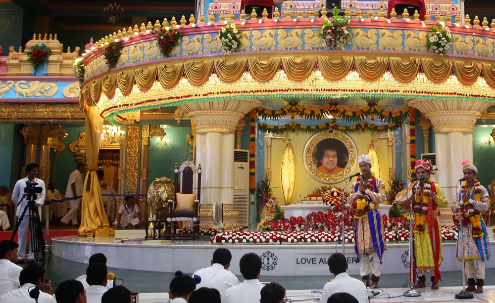 Sai Student: Experiences and Musings: An addiction called God ...