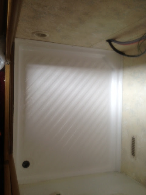 Swift Challenger 470/2Se (1989) Rebuild: Cracked Shower Tray - Elddis ...
