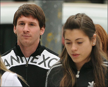 Football Wallpaper: Messi and Antonella Wallpapers - Lionel Messi ...