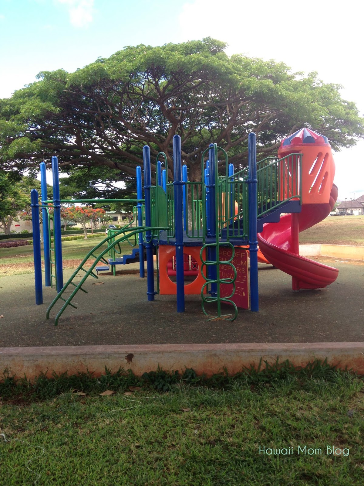 Hawaii Mom Blog: August 2013