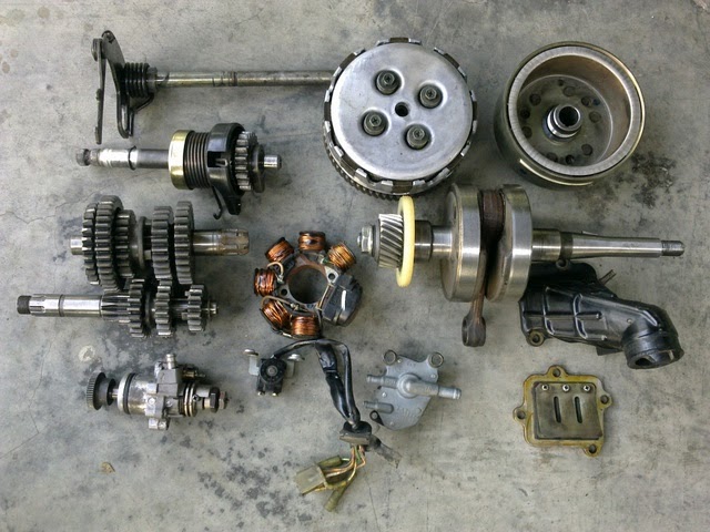 ADAM RESKI MOTOR CANGADI: mesin motor fiz R