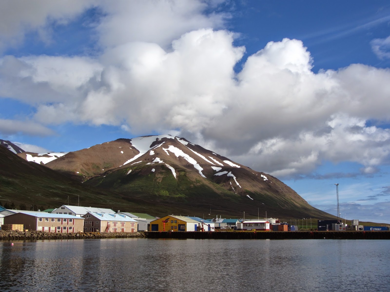 DALVIK - ISLÂNDIA | Um dos melhores locais para observar baleias