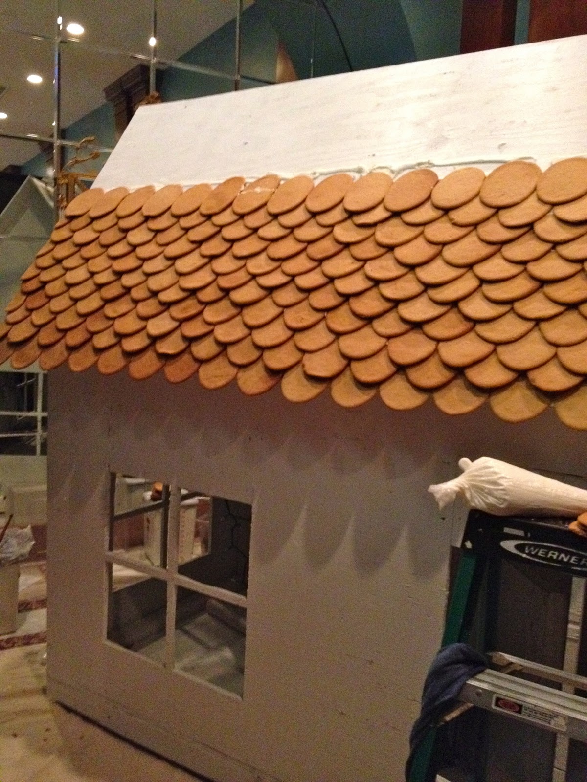 Blonde in the Kitchen: The Jefferson Gingerbread House 2011