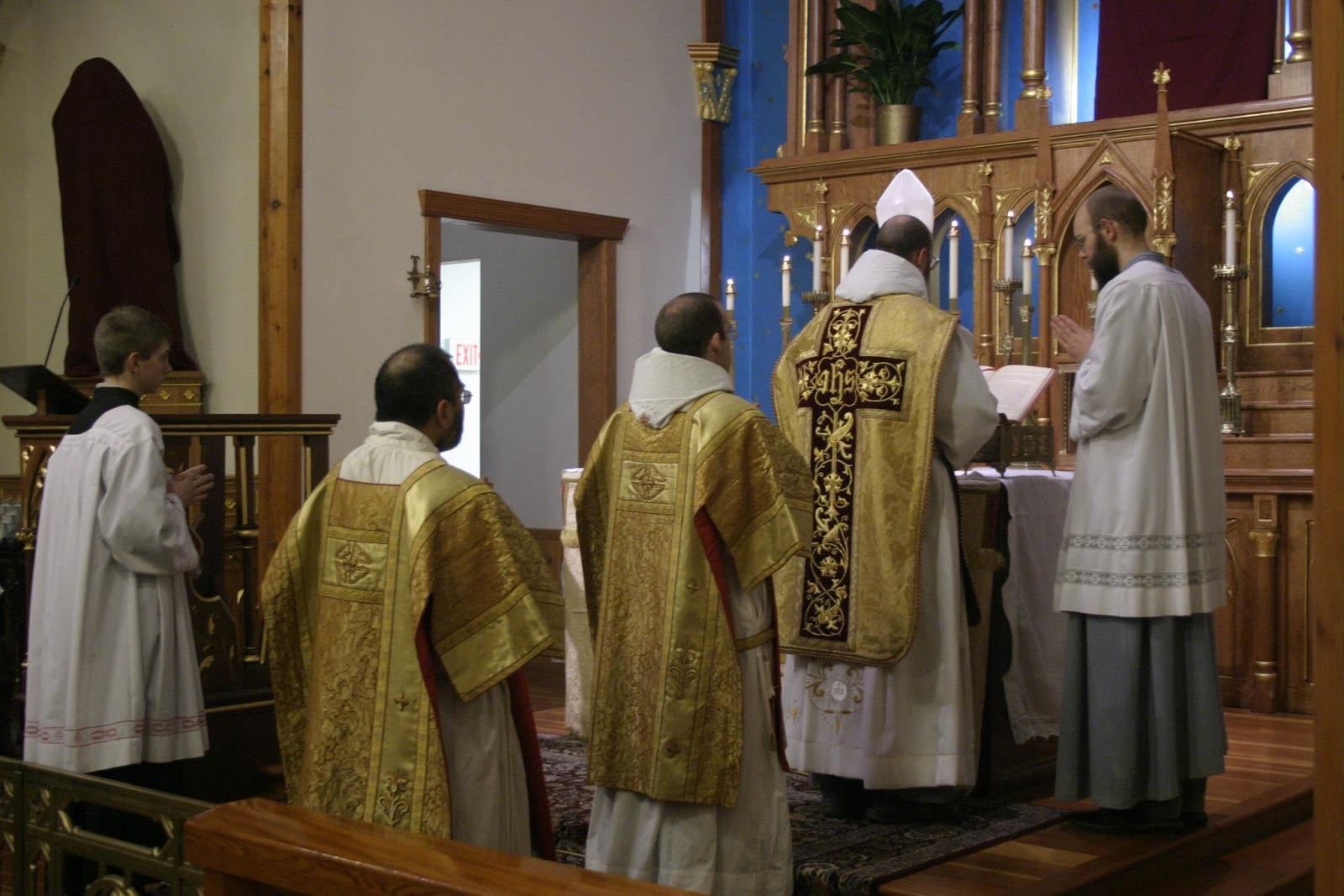 New Liturgical Movement: First EF Solemn Masses at Franciscan Friary in ...
