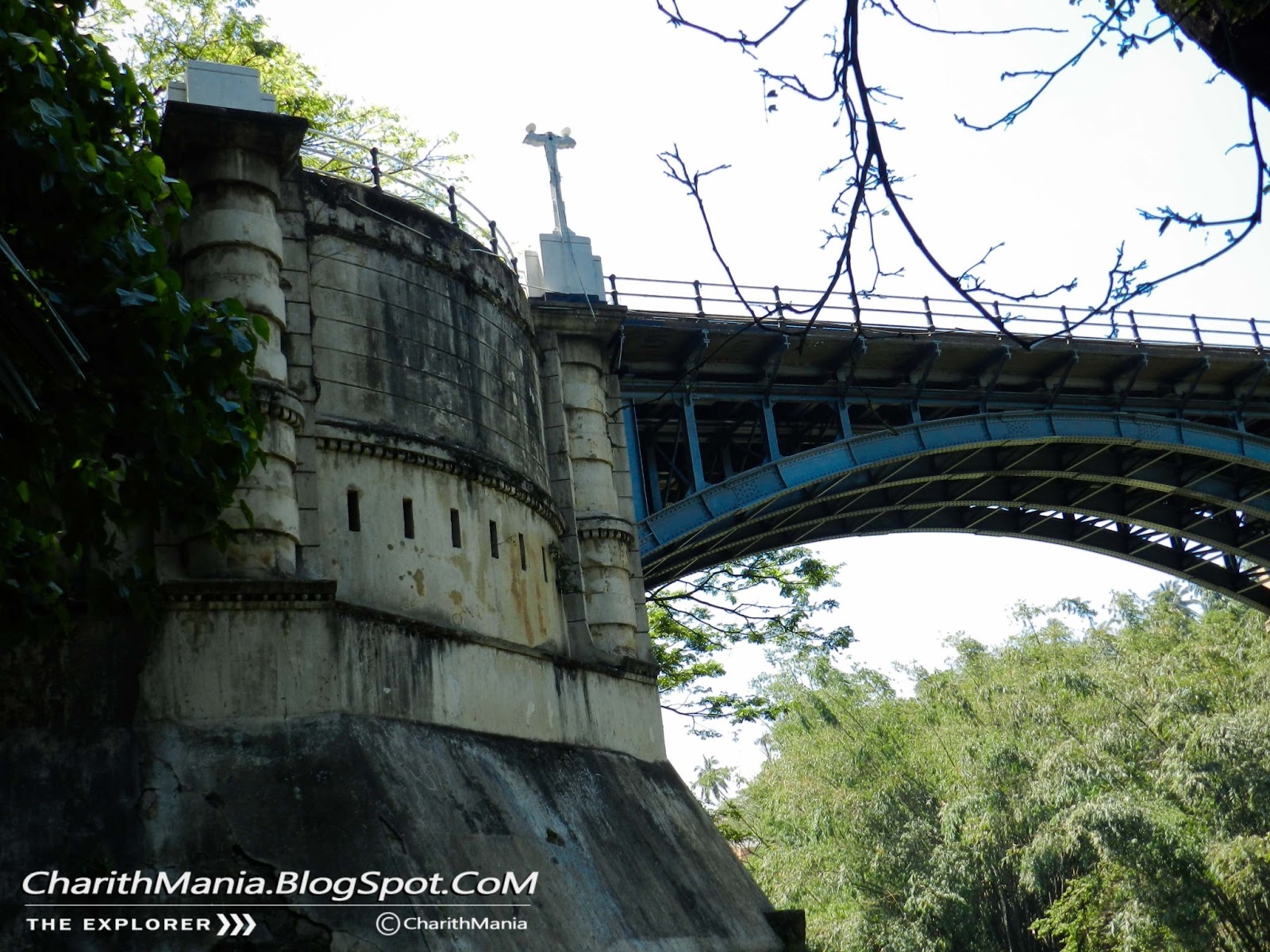 CharithMania: "The Bridge of Peradeniya"