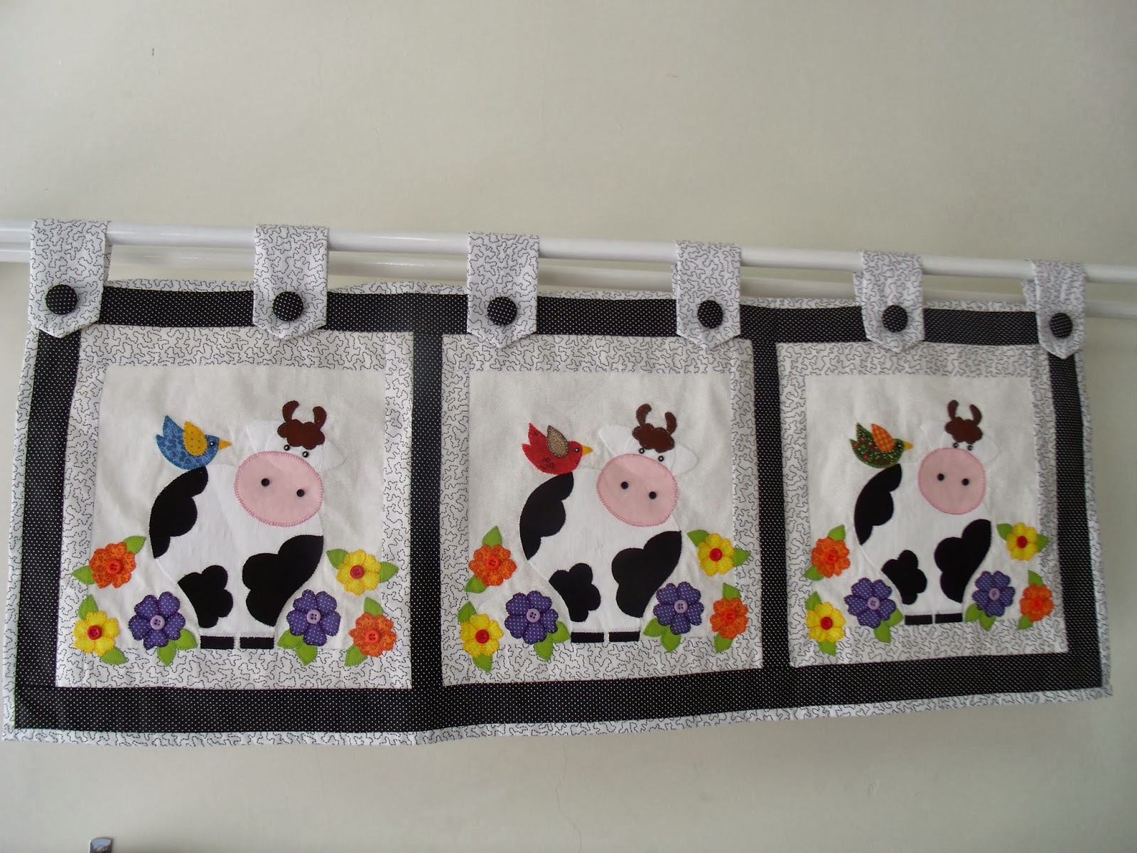 As Formiguinhas: CORTINAS DE PATCHWORK