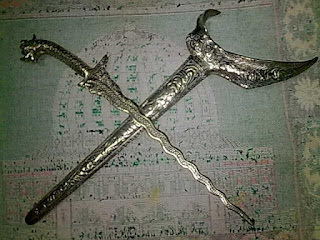 MISTIK TEMPUR: Keris Tembaga Kuning Kepala Naga