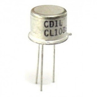 What is the difference between an SL100 transistor and a BC107 transistor?