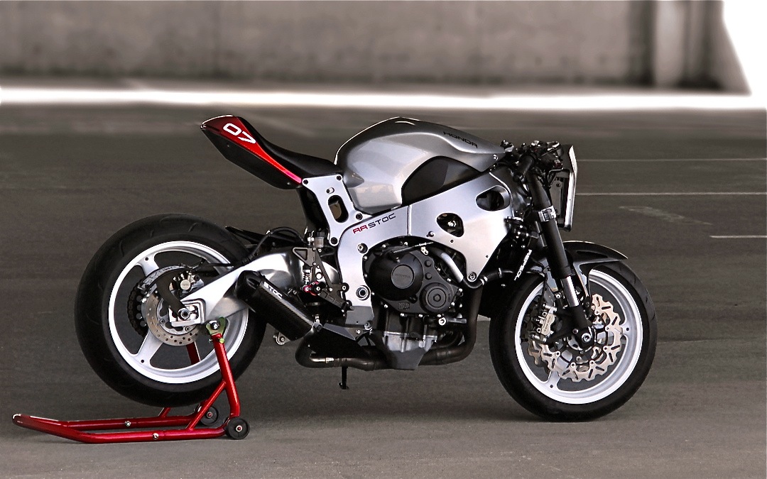 CBR1000 by Huge Design - Inazuma café racer