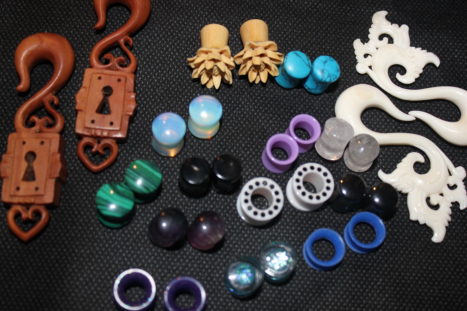 [For Sale] Assorted 00g Plugs & Eyelets |Just Pie Recipes