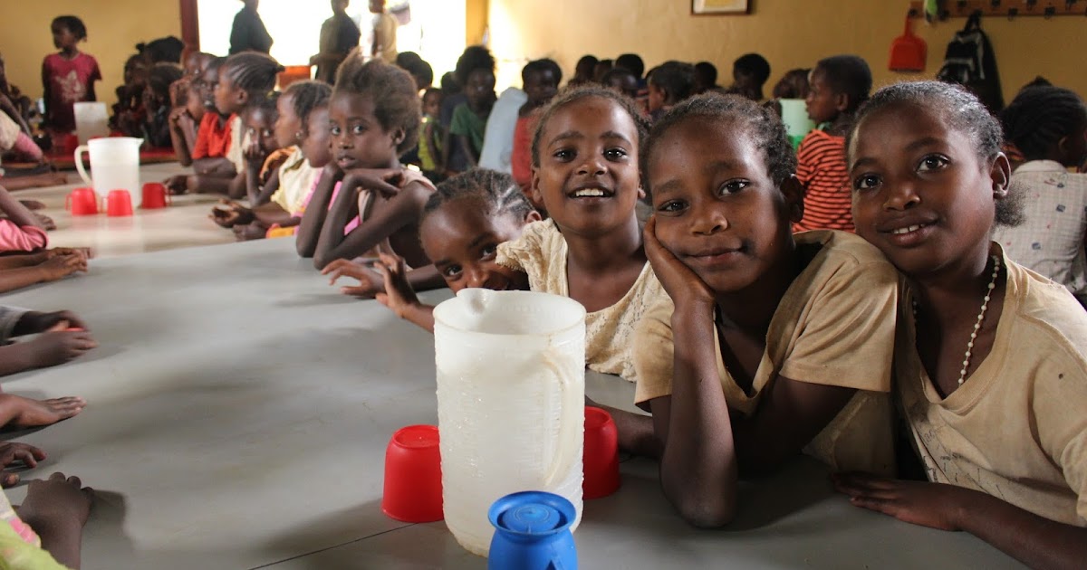 Discovering CHRISTian in Ethiopia: Feeding the kids