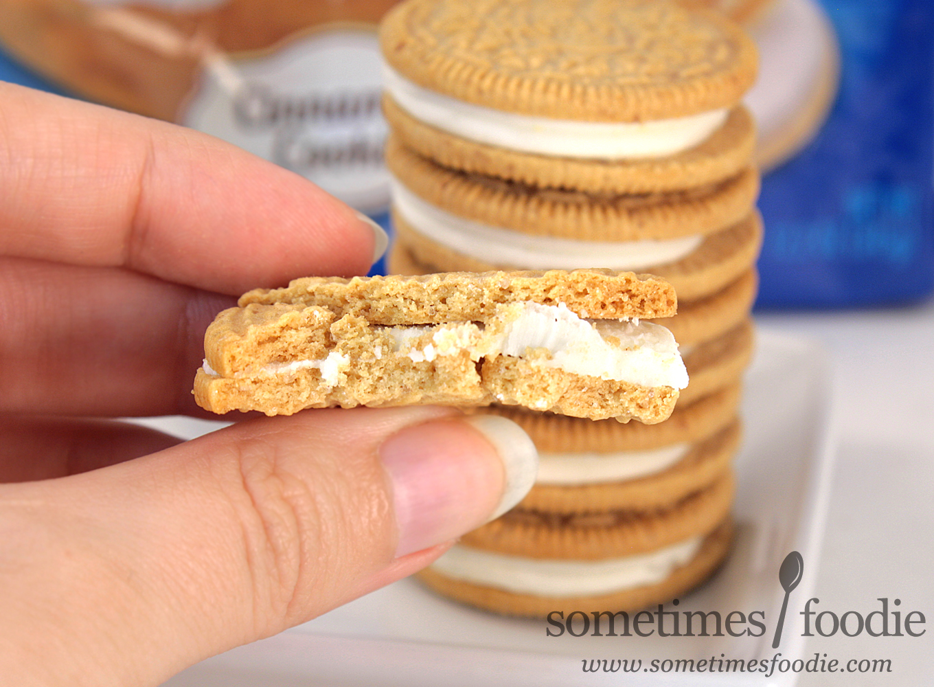 Sometimes Foodie: Cinnamon Bun Oreos - Walmart