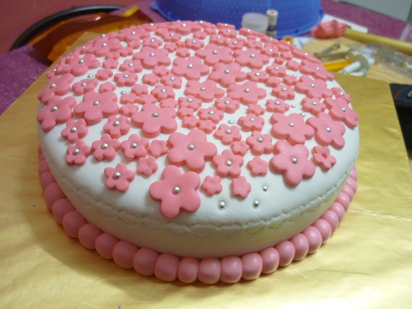 Kek4u Homemade Cakes and Chocolate: Fondant Cake - 9 inch