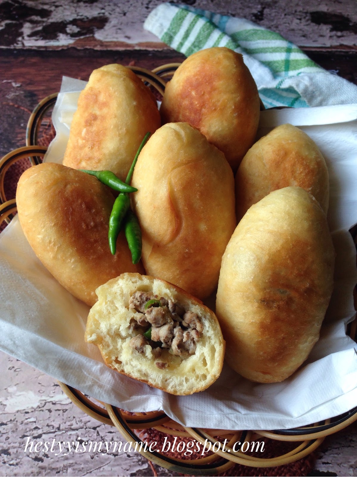 Roti Goreng Isi ikan