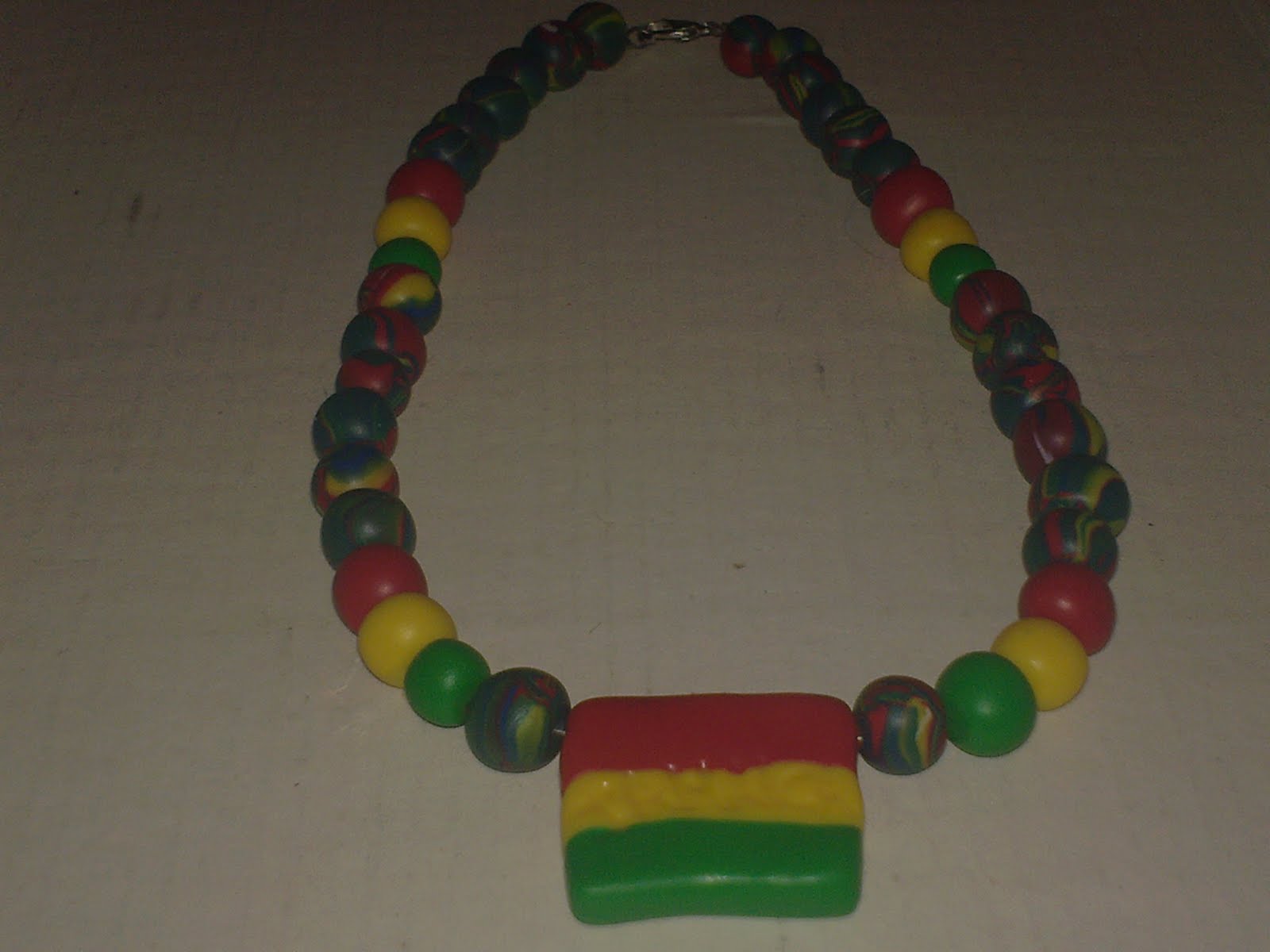 FuNnY CreAtionS: Κολιέ πολύχρωμο Jamaica ( κοκκινο-κιτρινο-μπλε-πρασινο ...