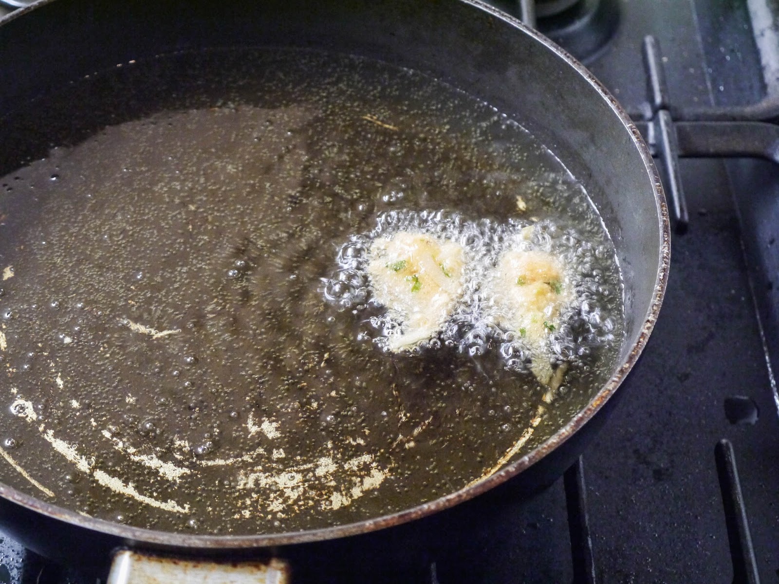 This Muslim Girl Bakes: Dali Bora - Bengali Lentil Pakoras.