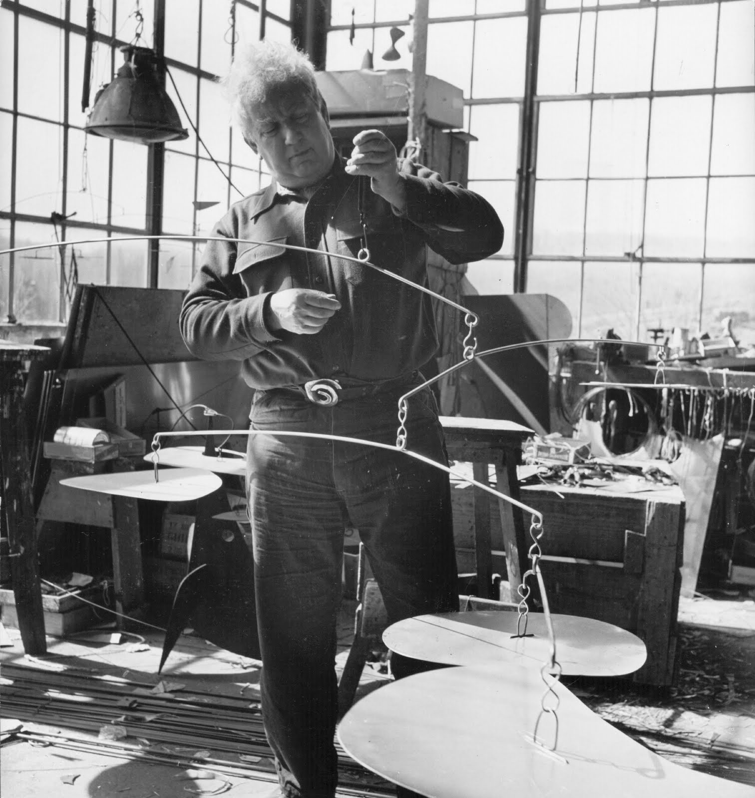 Alexander Calder at work in his studio. | Alexander calder, American ...