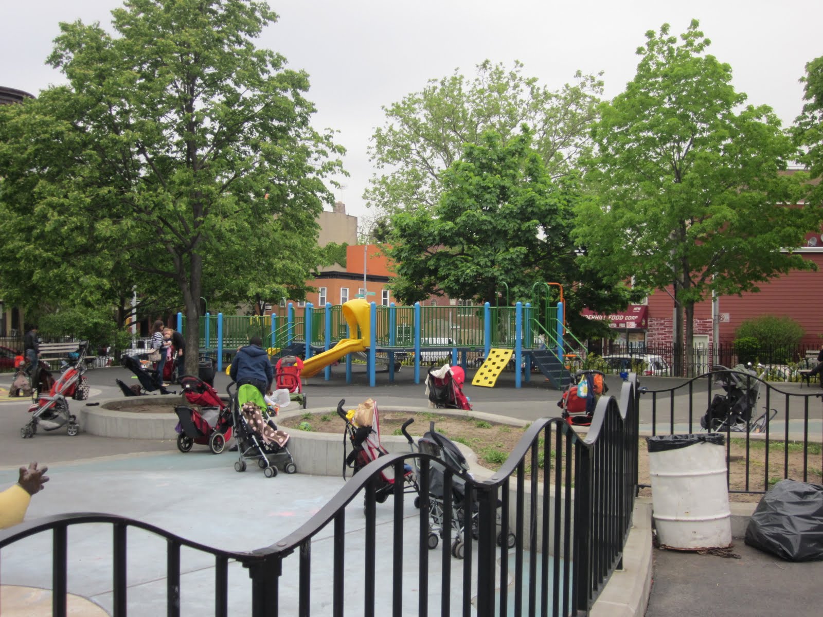 The Tour de Brooklyn Playgrounds: Playground Tour Stop #2: Underhill ...
