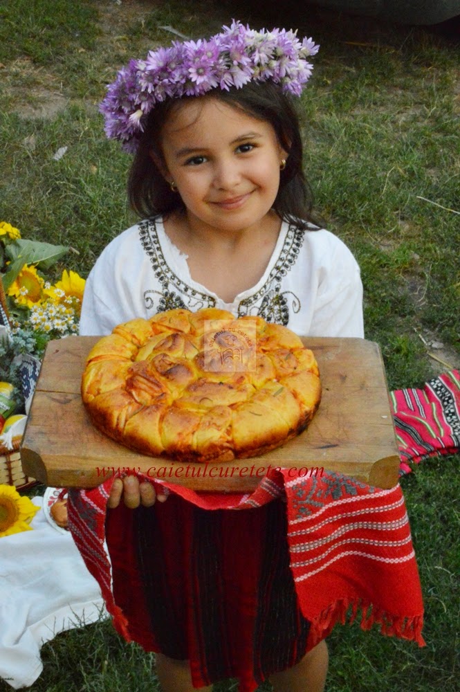 Colac rustic cu sos de rosii aromat - CAIETUL CU RETETE