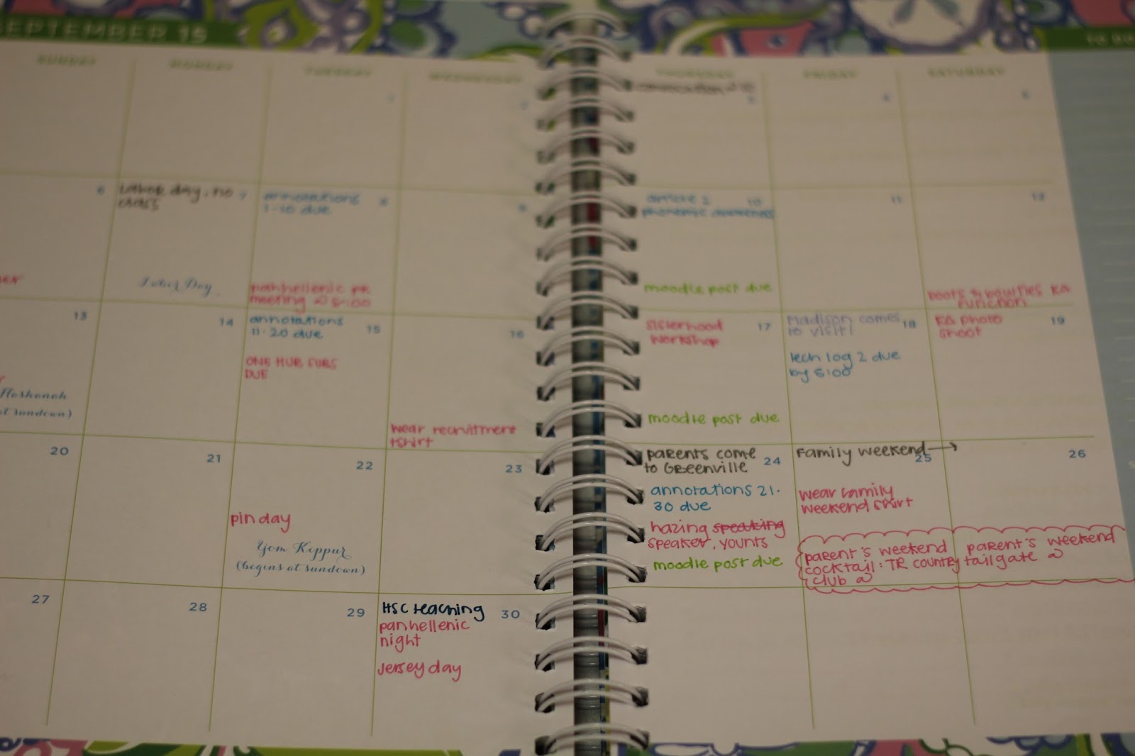 Prep In Your Step: How I Organize My Agenda + Tips For Organizing Yours