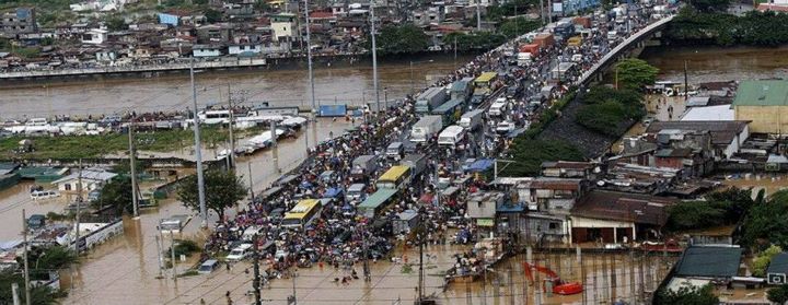 Typhoon Sendong hits Iligan, Cagayan de Oro; hundreds dead, missing