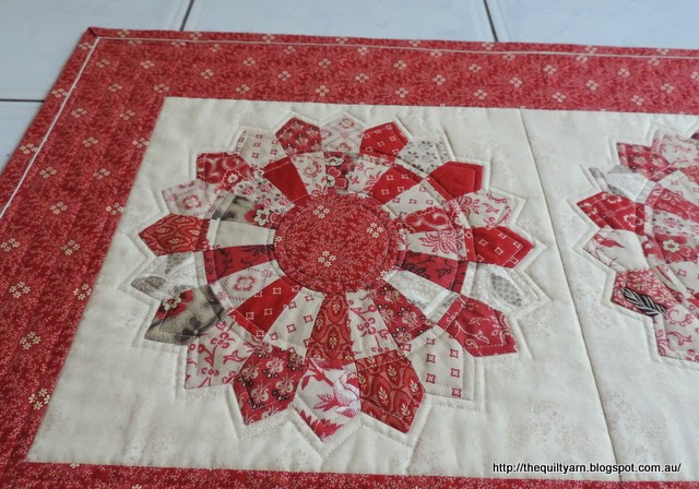 The Quilt Yarn: Dresden Plate Table Runner Finished!