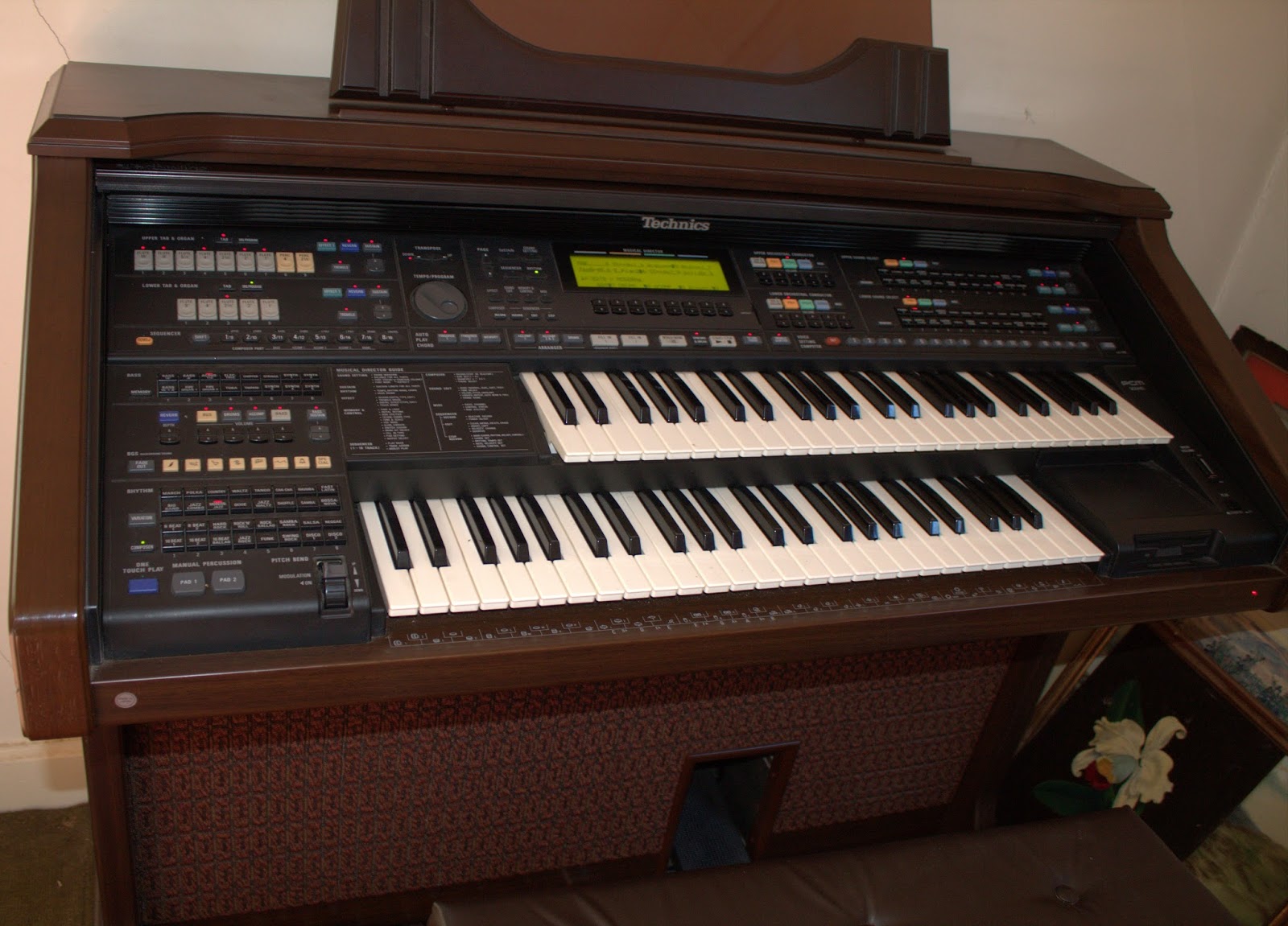 Technics Electronic Organ Model GN9 SX-GN9 (773) comes with Technics SZ ...
