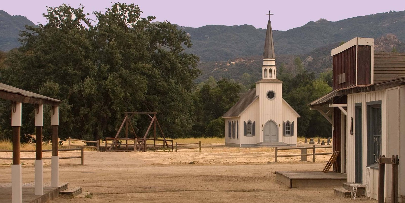 Iverson Movie Ranch: Paramount Ranch burns down