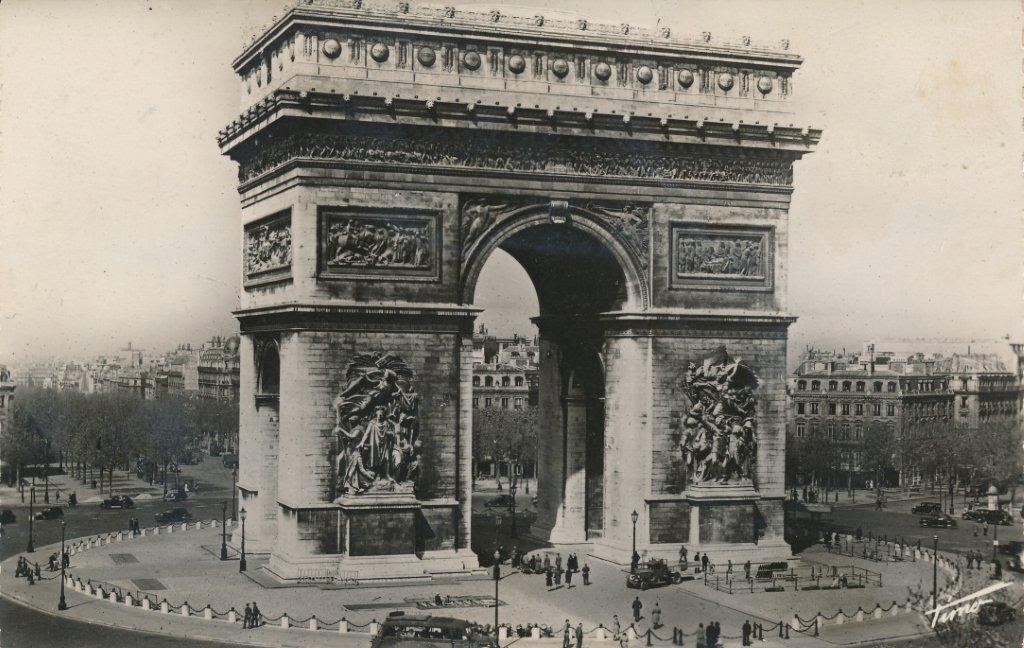 Malomil: Paris, 1947.
