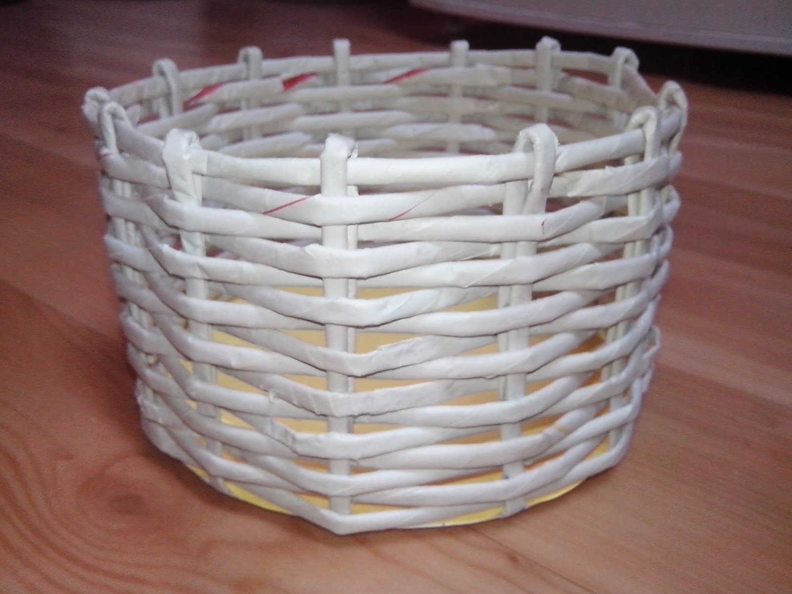 Handmade: Cosulet din hartie reciclata