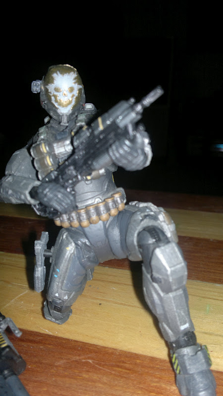 NERDVANA: HALO CUSTOM SPARTAN: SHADOW SPARTAN