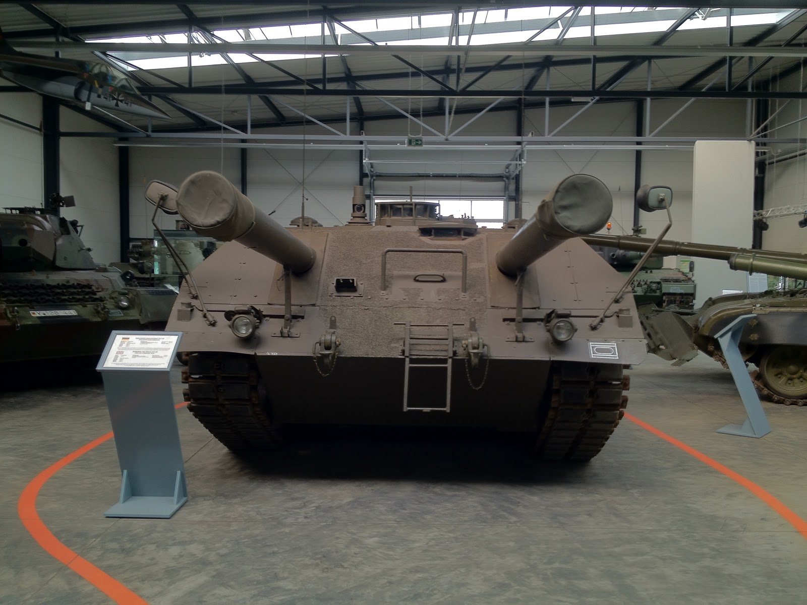 Encyclopedia Frippea: Stridsvagnar!