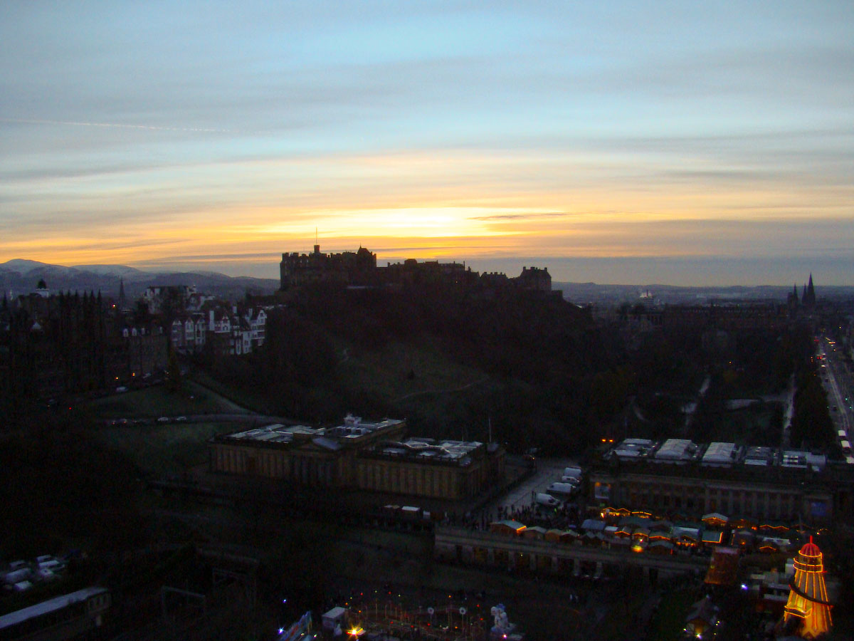 Myndins of Auld Reekie: Edinburgh Castle & the Walter Scott Monument