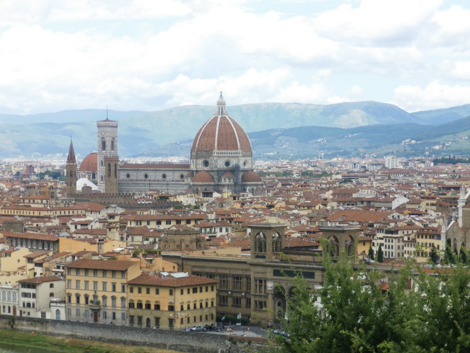 Georgia Hardy Tours Summer 2011 - Explore Italy