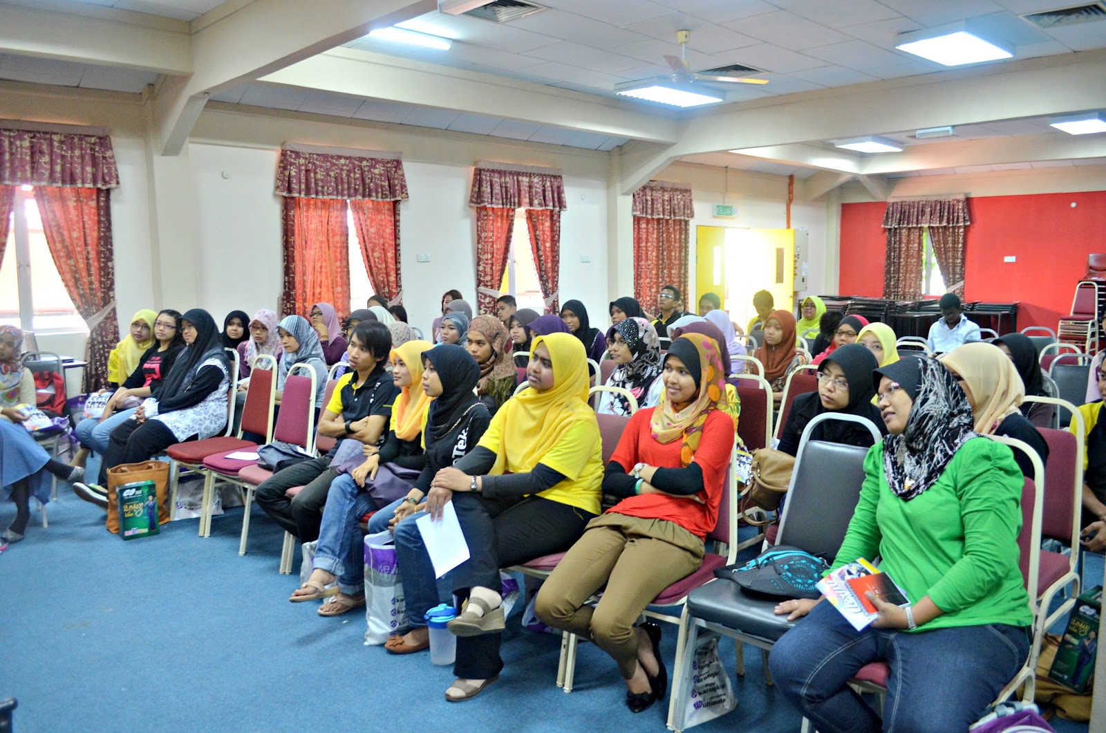 Rina Hamid: Butik Alesya bersama Program Chillax Anjuran Majalah Remaja