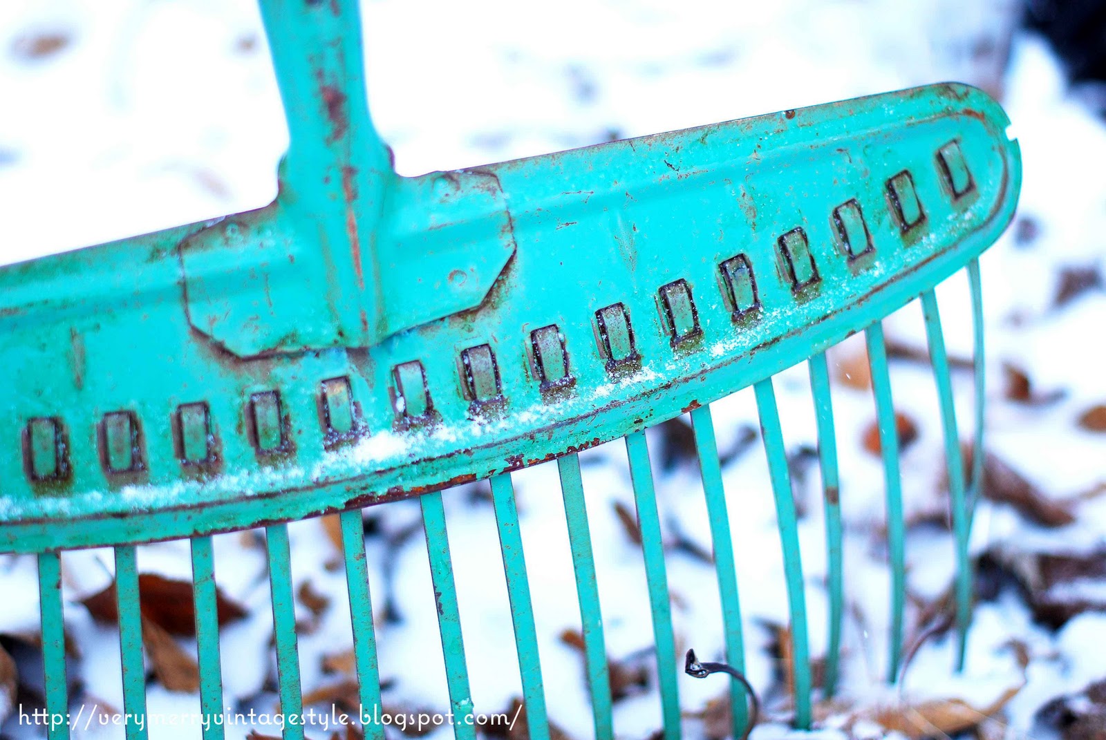 Very Merry Vintage Syle: Dreaming of a Spring Garden {Vintage, of Course}