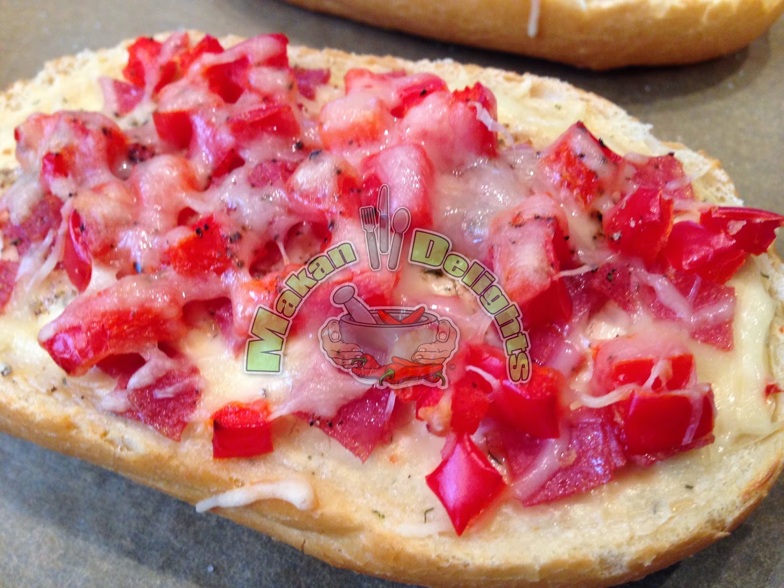 Makan Delights: Baked Salami & Capsicum Bread Snack