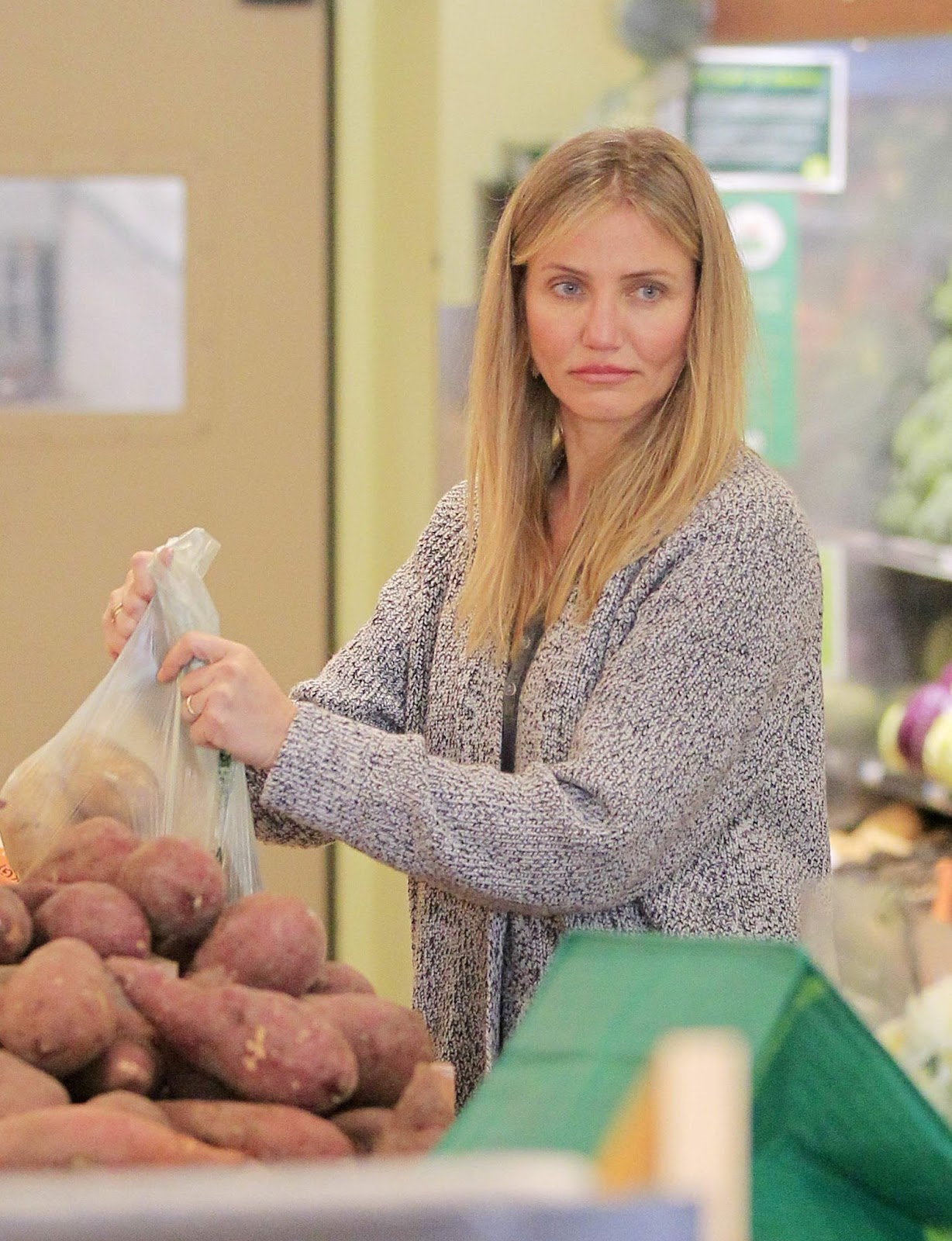 Daily Celebrities Paparazzi, Candid and Photoshoot Pictures: Cameron ...