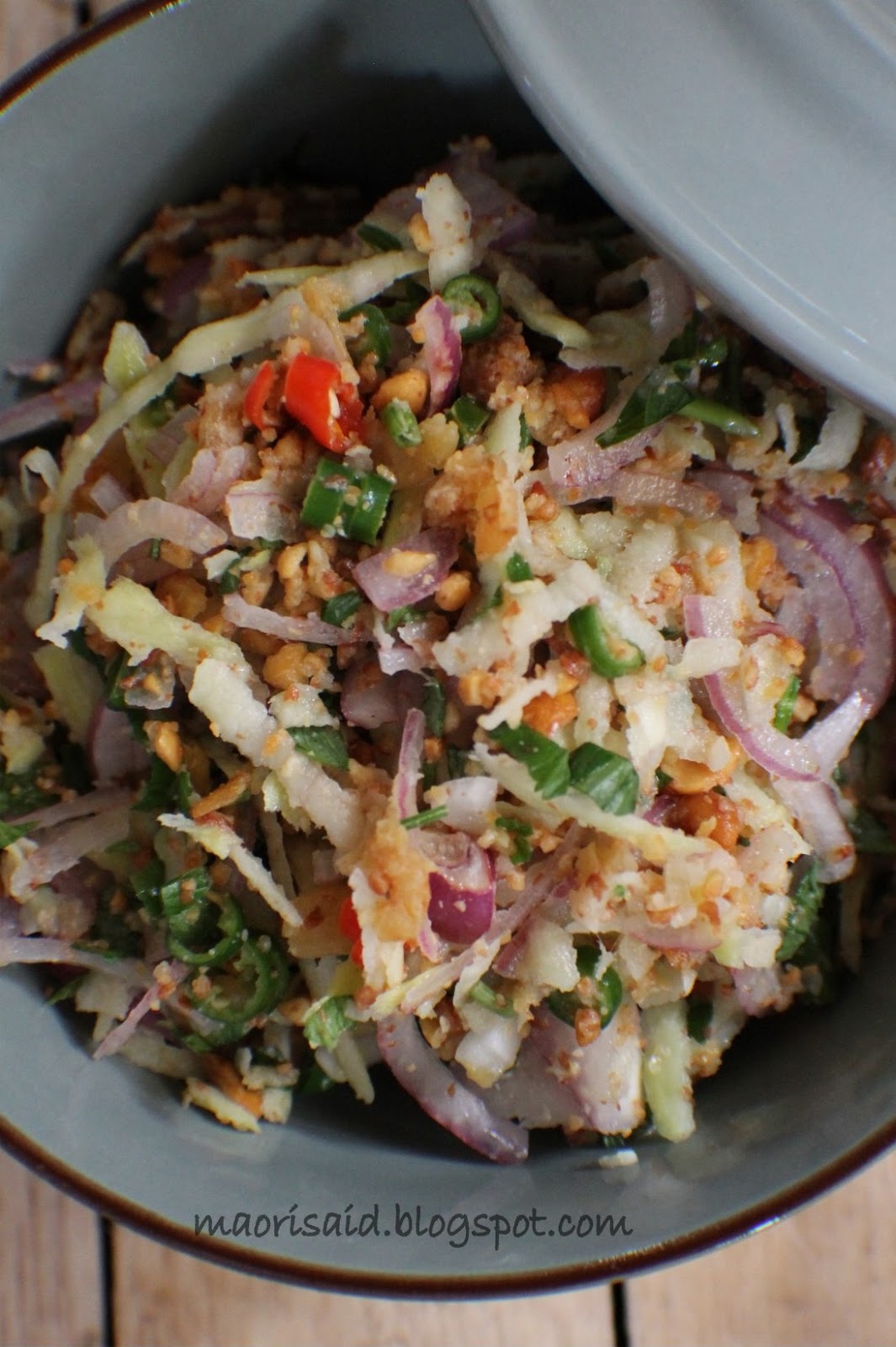 Mori's Kitchen: Kerabu Mangga dengan Gulai Daging Salai