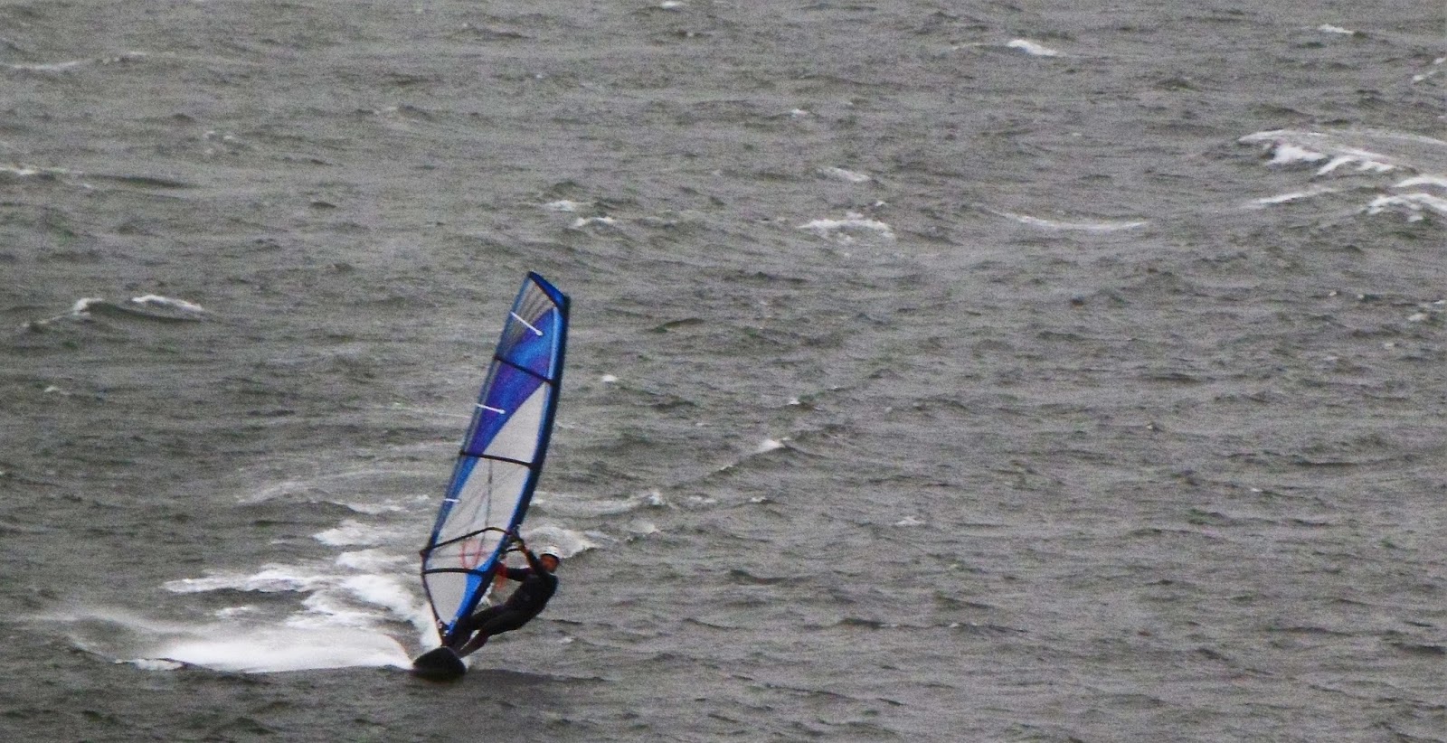 ferrolwindsurfer: Alone in the dark