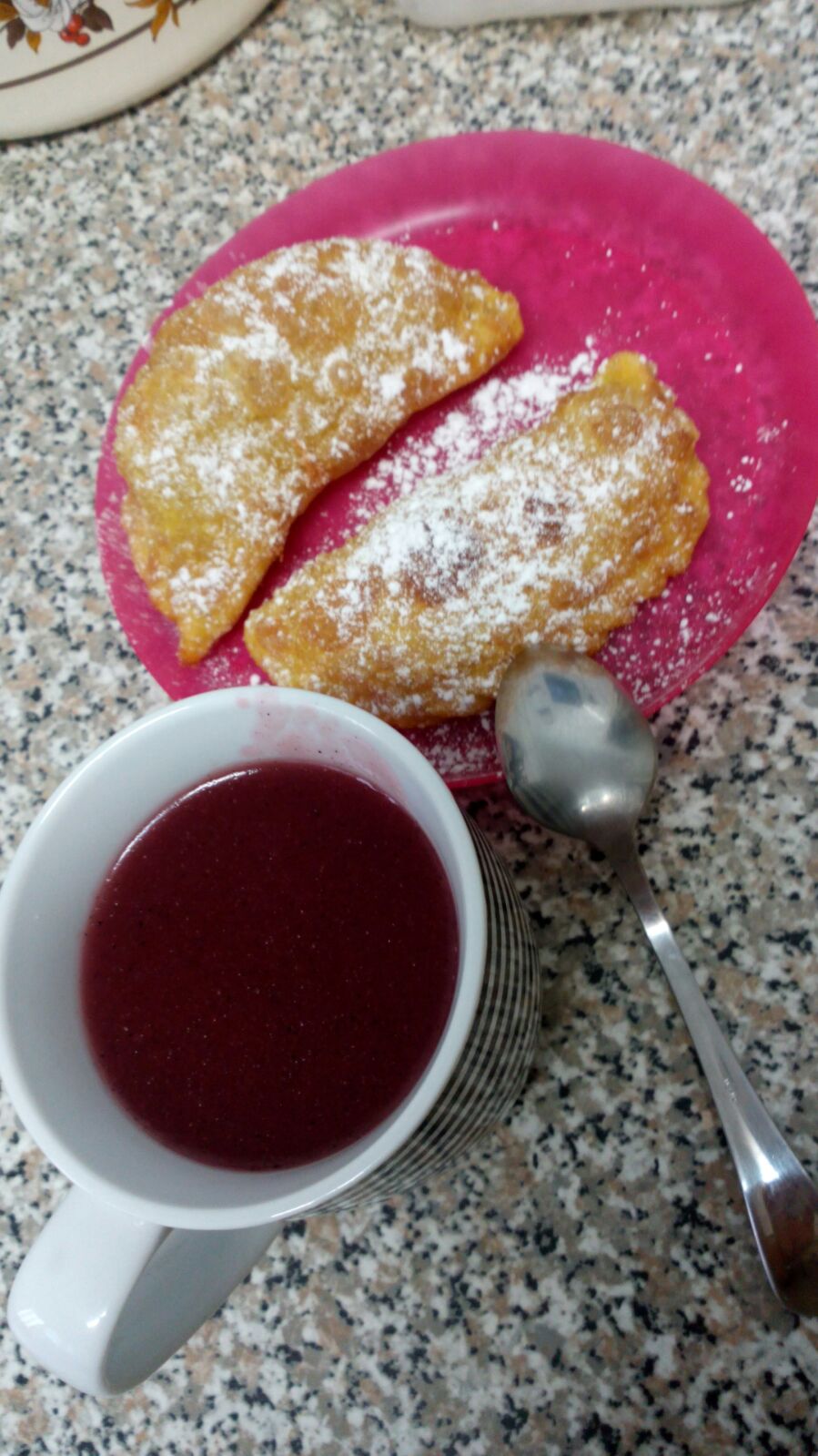 DELIKASERO: Desayuno boliviano Api con pasteles