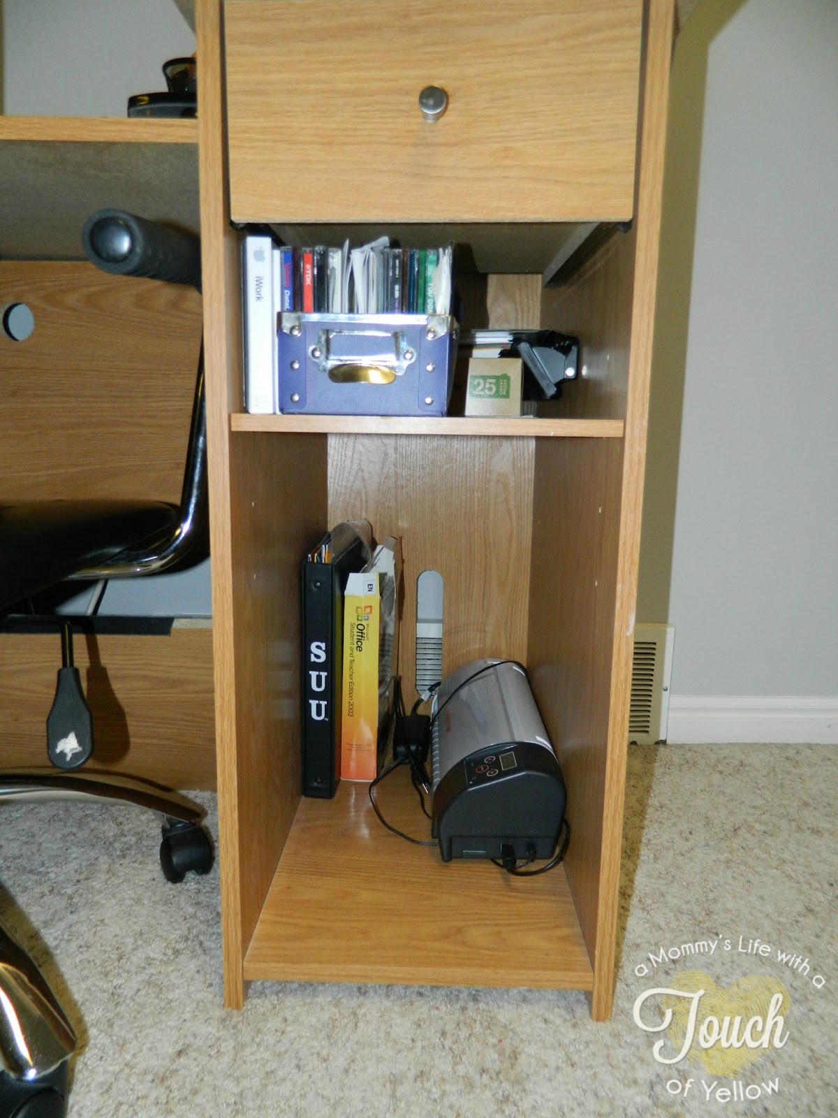 A mommy's life...with a touch of YELLOW: Office Area Organization