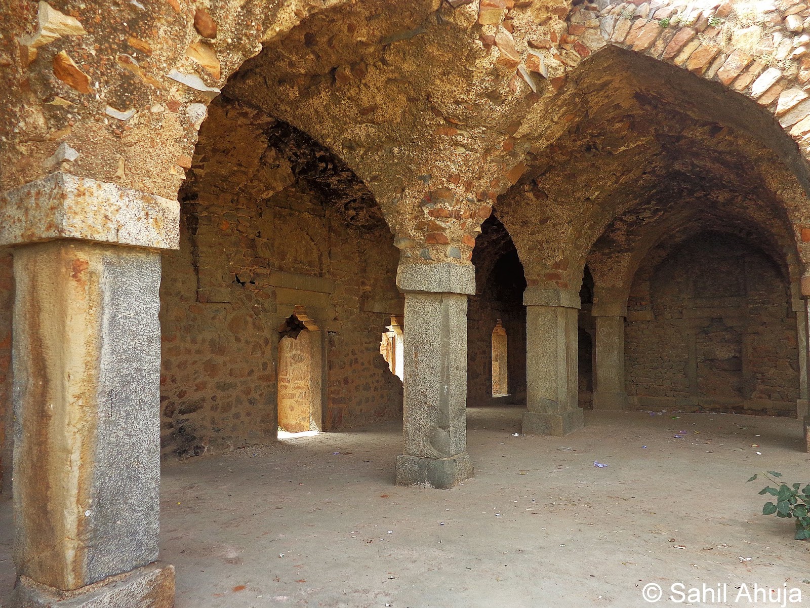 Pixelated Memories: Qasr-i-Hazar Sutan and Bijay Mandal, Delhi