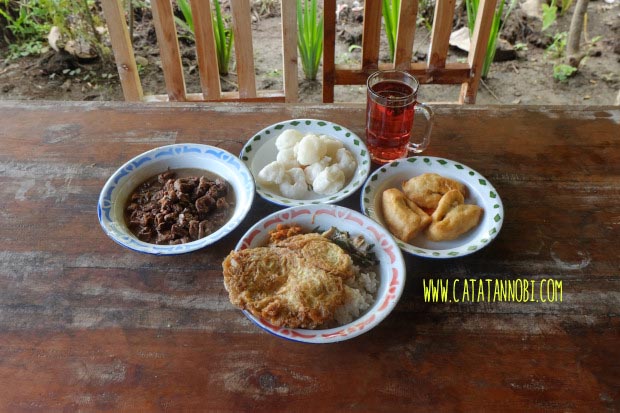 Geblek Pari, Jogja - Warung Pinggir Sawah Dengan Sajian Khas Pedesaan ...