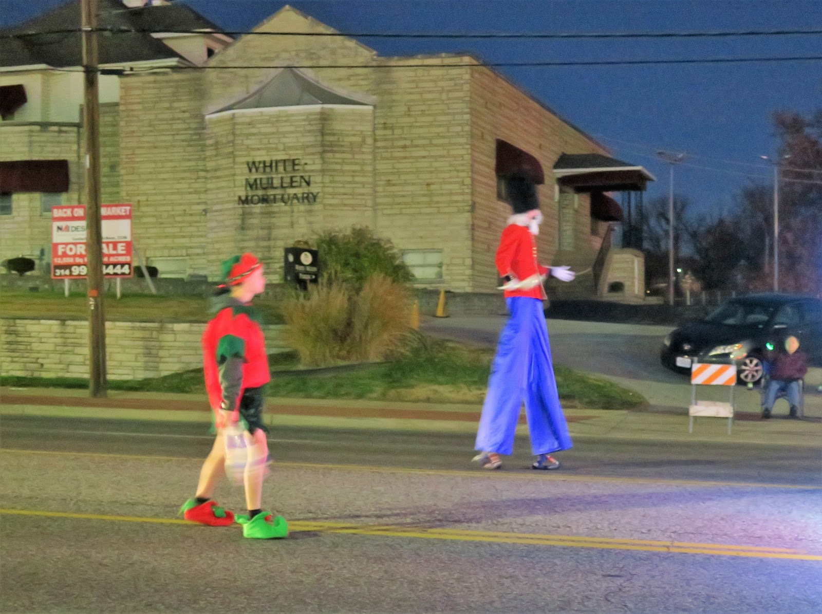 Living Rootless: May 2018