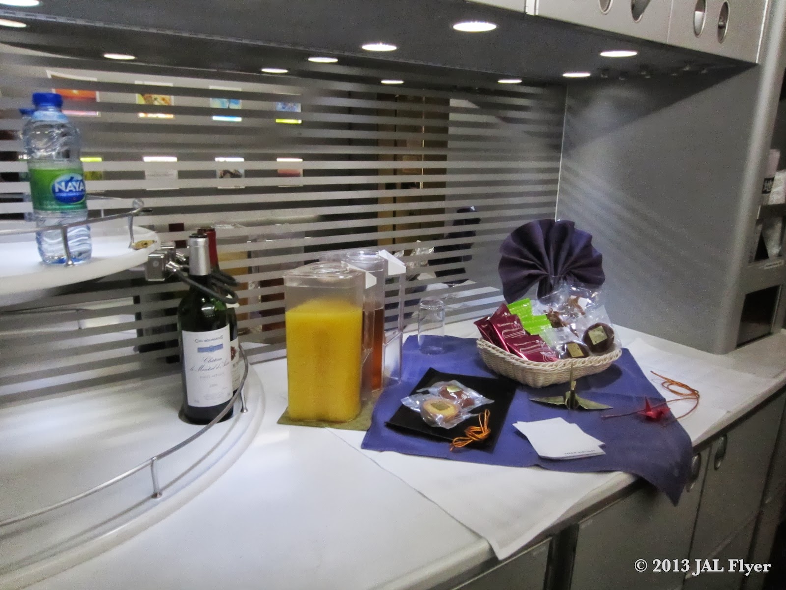 Sampling oneworld Premium Services: Japan Airlines First Class New York ...