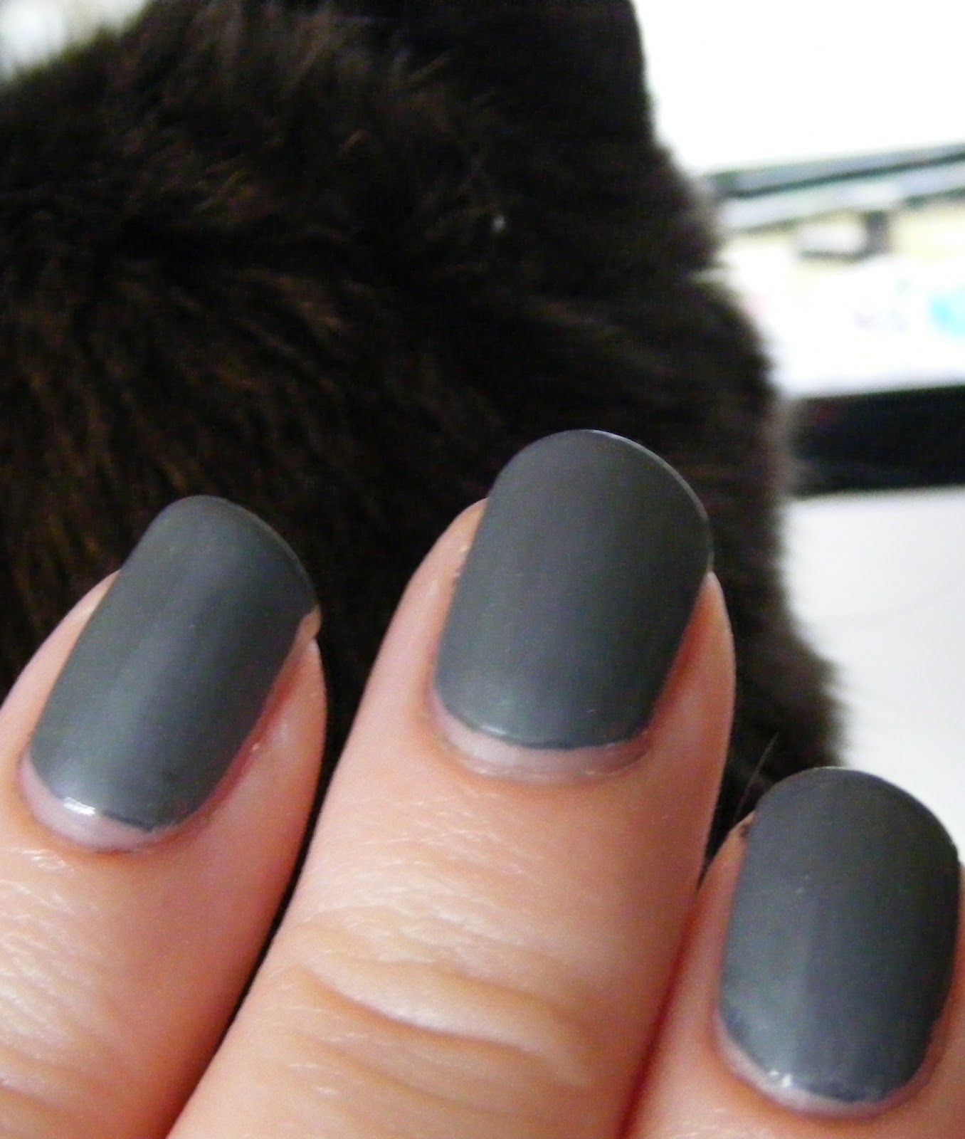 The Poison Which Fascinates: Nail Polish/ Cuticle Gap Look