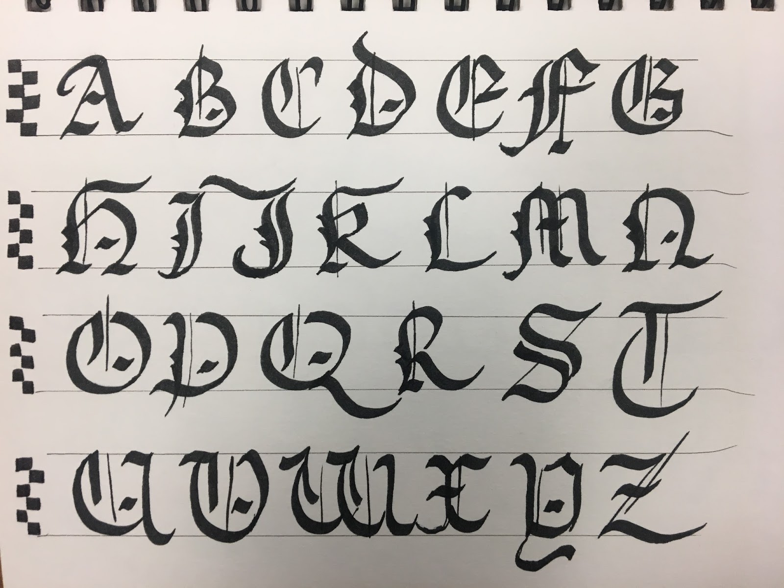 Calligraphie Alphabet Gothique - IdeaOn Page