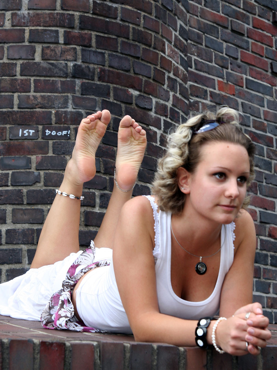 Zeefeets Female Feet Pictures And Videos Janina And Kendras Feet